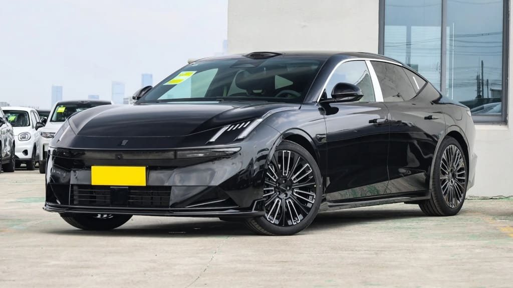 Lynk & Co 10 EM-P цена и комплектации (2025 г.)